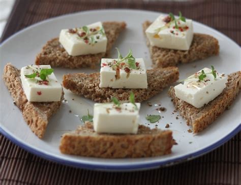 Хапки с прясно сирене и арганово масло