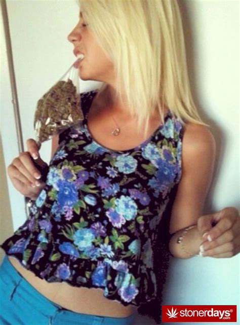 420 Stoner Ladies Stoner Pictures Sexy Stoners