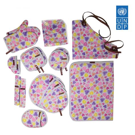 خرید اینترنتی ست هدیه طرح آشپزخانه سنتی مدل پارچه ای مجموعه 17 عددی با قیمت عالی کافه استور