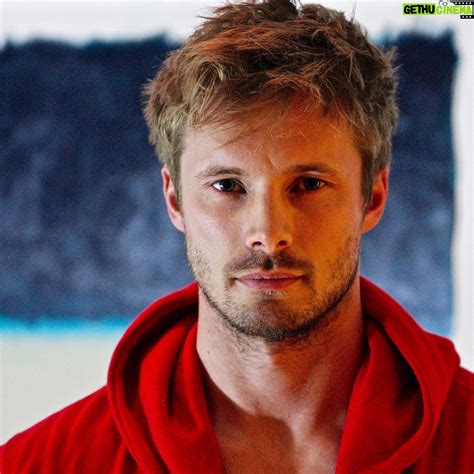 Bradley James Wiki Biography Age Gallery Spouse And More