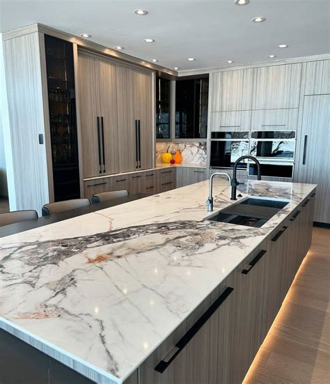 Calacatta Capriccio 2cm U Quartz Countertops Sleek Cabinet Foyer
