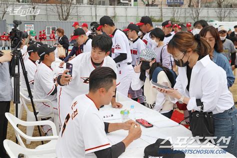 2년 뒤 한화 야구의 새 시대가 열린다 22일 베이스볼 드림파크 기공식 정우람 등 선수단 팬사인회