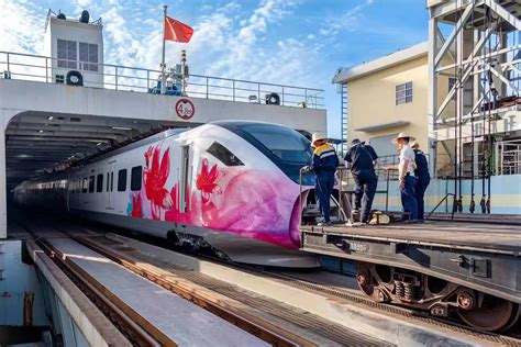 一分钟揭秘：火车怎样乘船过海？ 北京时间