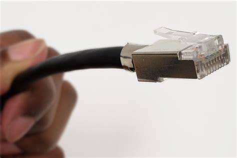 Rj45 Cat7 Shielded Plug With Lacing Bar Insert And External Strain Rel