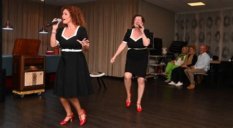Nijkerkse Seniorenweek Begonnen Met Meisjes Van De Radio Het Laatste