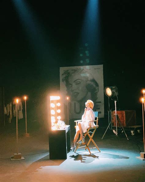 宋雨琦白裙造型致敬玛丽莲梦露 金发红唇妩媚性感 搜狐大视野 搜狐新闻