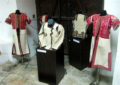 “Облека од клашна” и “Рачна работа” НУ Завод за заштита на спомениците на културата и Музеј