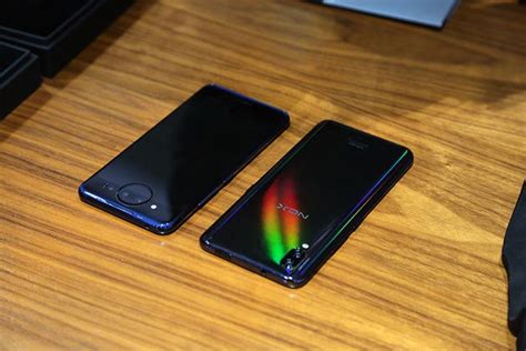 Vivo还没发布的nex双屏版 我们抢先做了“简单上手”手机新浪网