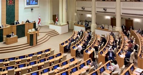 86 მომხრე არცერთი წინააღმდეგი ამნისტიის შესახებ კანონი პარლამენტმა მეორე მოსმენით მიიღო ტაბულა