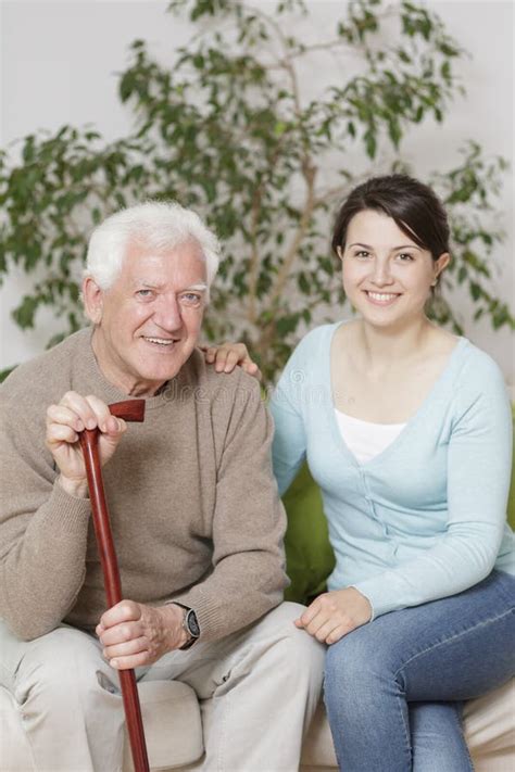 Opa Mit Seiner Enkelin Stockbild Bild Von Obacht M Nner