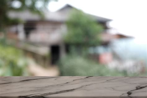 레스토랑의 추상 흐린 Bokeh 배경 앞에 빈 바위 테이블 제품을 표시 하거나 몽타주에 사용할 수 있습니다 공간에 대 한 모의 0명에 대한 스톡 사진 및 기타 이미지