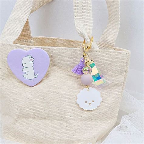 [슈슈비앙 하트미니뱃지💗] 안녕하세요 떡국누나입니다😊 어디에 달아도 찰떡인 하트 핀 뱃지를 소개합니다 ️ 아가들 산책가방이나 에코백 뱃지를 장착 할 수