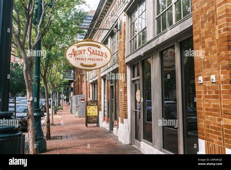 New Orleans La Usa August 21 2023 Aunt Sallys Praline Shop On St