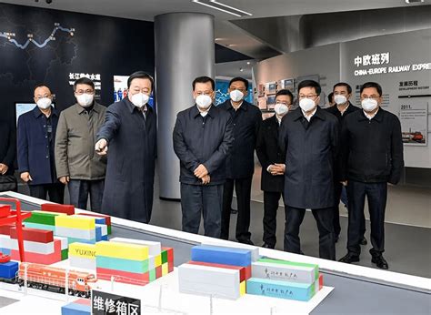 袁家军胡衡华调研推动西部陆海新通道建设并召开座谈会 找准战略方位 完善工作机制 推动西部陆海新通道建设取得更大突破重庆运营发展