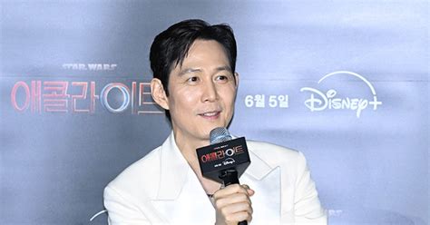 [mhn포토] 이정재 마스터 제다이 미소