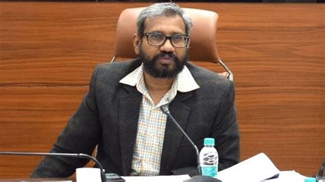 चुनावी तारीखों के ऐलान के दूसरे दिन पंजाब के मुख्य चुनाव अधिकारी हुए