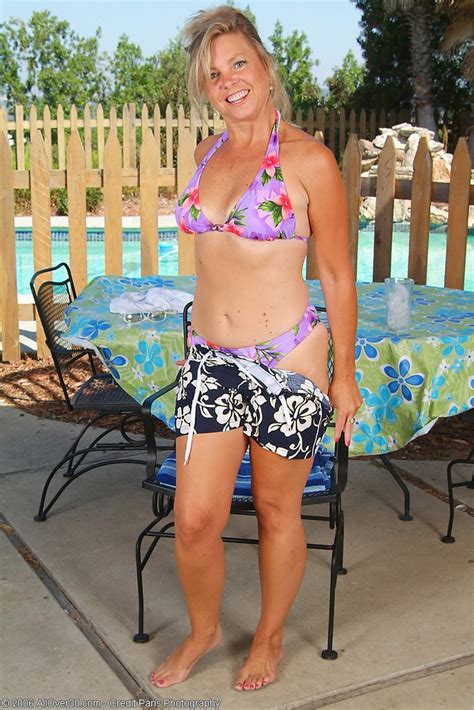 The Hottest Milfs On The Net