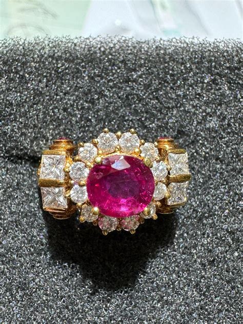 18k Yg Ruby Burma No Heat White Diamond Ring