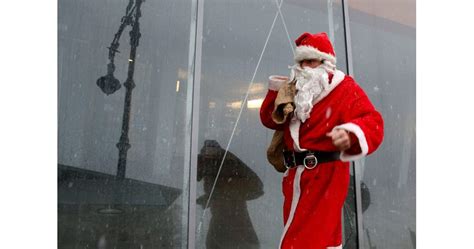 Дядо Коледа похити пилот и открадна хеликоптер в Бразилия