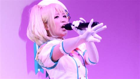 矢口真里、コスプレ姿で“セクシービーム”を生披露！pcブラウザーゲーム｢少女とドラゴン～幻獣契約クリプトラクト～｣完成披露会2 Mari