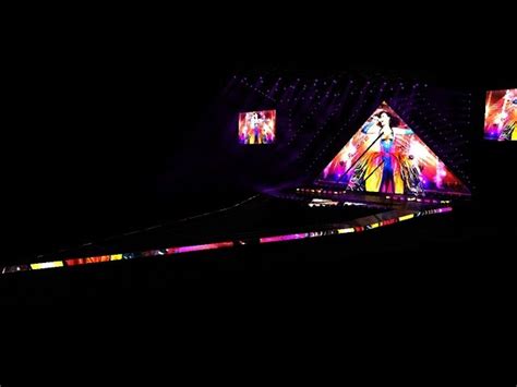 Katy Perry Prism Tour Stage Fans Roar For Katy Perry Winnipeg Free