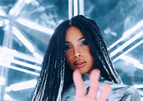 Chena Online Il Video Del Nuovo Singolo Clouds Of Sapphire