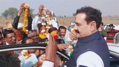 नरोत्तम मिश्रा माथे पर तिलक और तीखे बयानों के लिए चर्चित नेता जो कभी