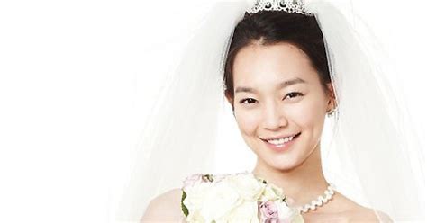 배우 신민아 웨딩드레스 콘셉트 선보여