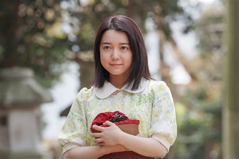 11月1日スタートの次期連続テレビ小説「カムカムエヴリバディ」のヒロイン・安子を演じる上白石萌音。「おかえりモネ」視聴者写真投稿コーナーに登場