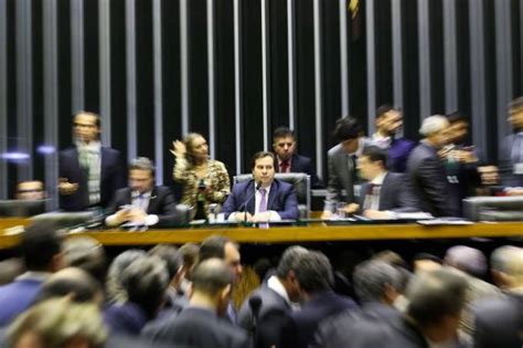 Bolsonaro Sanciona Orçamento E Mantém Fundo Eleitoral De R 2 Bilhões