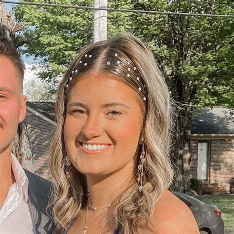 Bailey Grace🪩 🖤⚡️ Baileygrace14 • Threads Say More