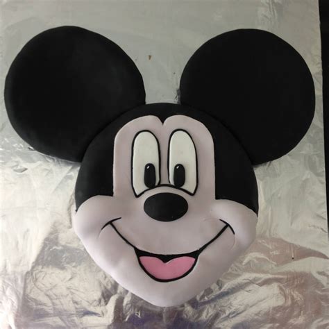 Minnie Mouse Face Cake Tutorial