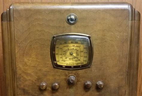 Antique 1936 Emerson C 138 Console Radio 8 Tube Magic Eye Short Wave