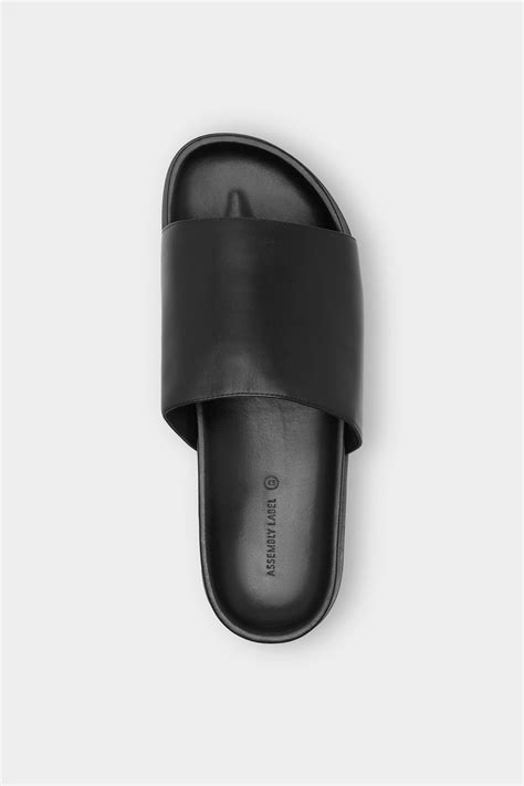 Mens Assembly Label Footwear Assembly Label