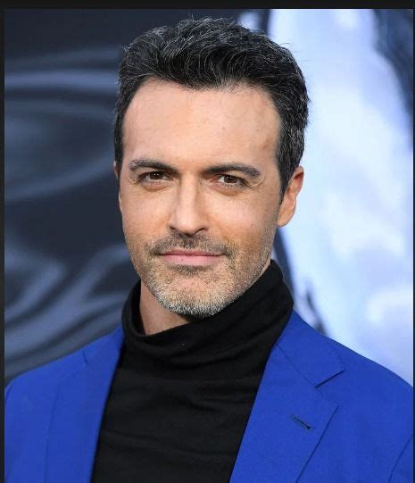 Best 11 Reid Scott Is An American Actor Artofit