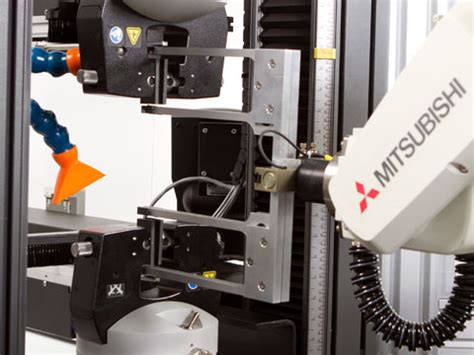 AT6 Sistem De Testat Fire Chirurgicale Robotizat In 6 Axe Instron Romania