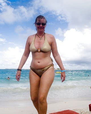 Milf Bikini Oops Porn Pictures Xxx Photos Sex Images Pictoa