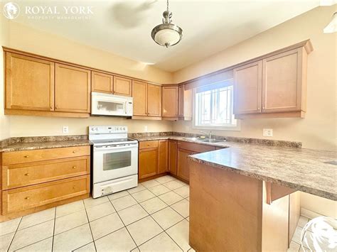 53 Agincourt Cres 1 Saint Catharines On L2s 4b4 Zillow