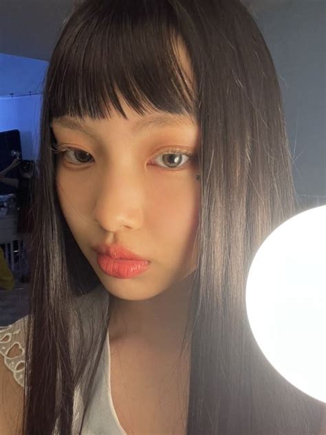 Pin By Newjeans On Hyein 혜인 Girl Kpop Girls New Hair