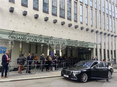 Петролът на ОПЕК започна да поевтинява Утро