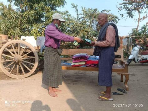 ဒီပဲယင်းတွင် မီးဘေးသင့်ပြည်သူများအတွက် စောင်၊ ခြင်ထောင်နှင့် အနွေးထည်များ လှူဒါန်း Khit Thit Media