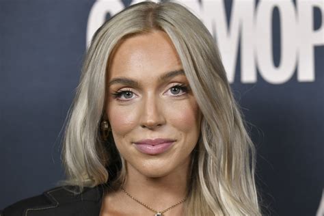 Alex Cooper Call Her Daddy Hits No 1 On Spotify Podcast Charts