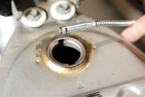 Ways To Magnets And Vacuum Cleaners Increase The Efficiency Of Fuel Tank Rust Removal Webike News