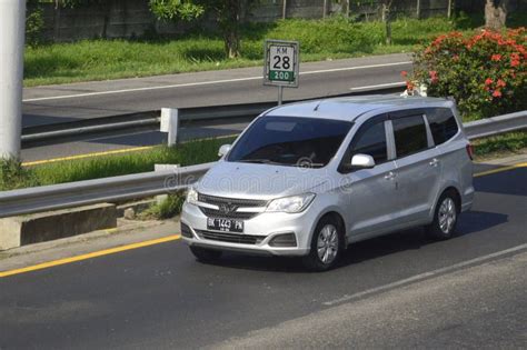 Wuling Confero Editorial Photo Image Of Minibus Tanjung 284219736