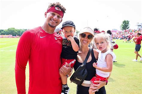 Patrick Mahomes Promised Wife Brittany The Chiefs Would Win The Top Seed On Christmas So ‘we Can