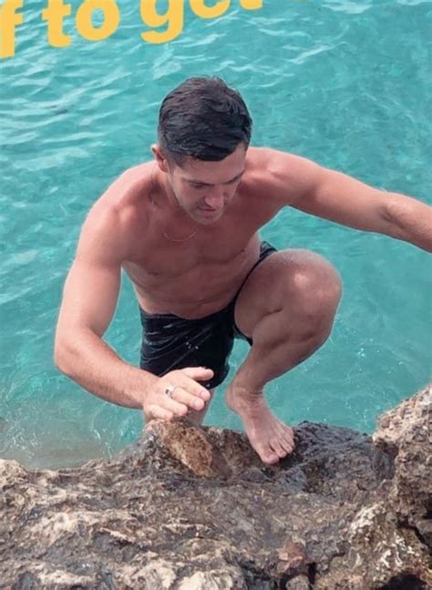 Alexander Myttons Feet