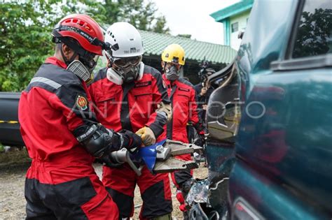 Latihan Urban Sar Di Yogyakarta Antara Foto
