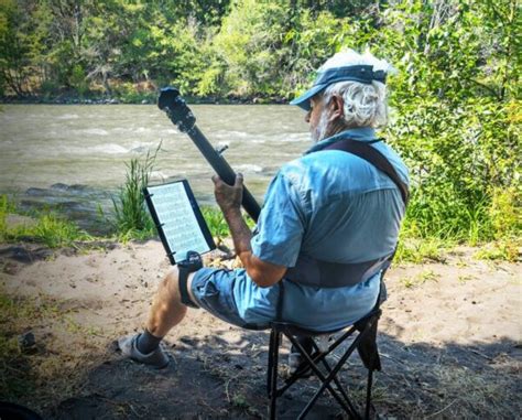 Photo Gallery Stealth Stand