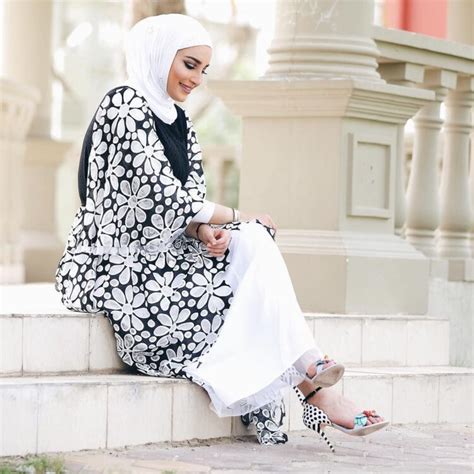 9 Hot Sexy Dalal Al Doub Bikini Pics