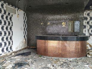 东莞：新东泰娱乐城，如今怎样了？只剩一堆废墟 搜狐大视野 搜狐新闻